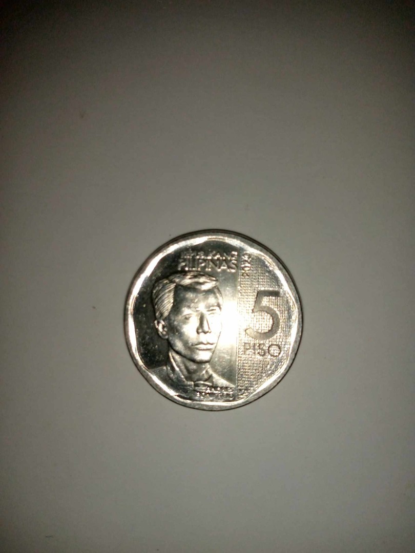 Error Coin Nonagonal 5 peso on Carousell