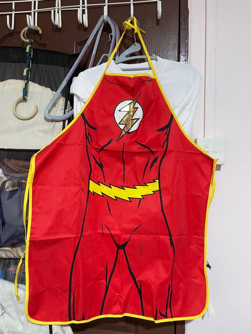 flash body Apron, Furniture & Home Living, Kitchenware & Tableware ...