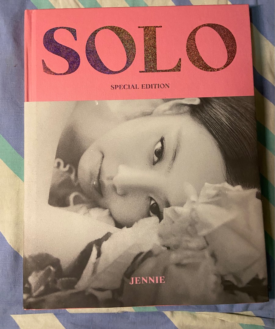 JENNIE SOLO SPECIAL PHOTOBOOK, Hobbies & Toys, Memorabilia ...