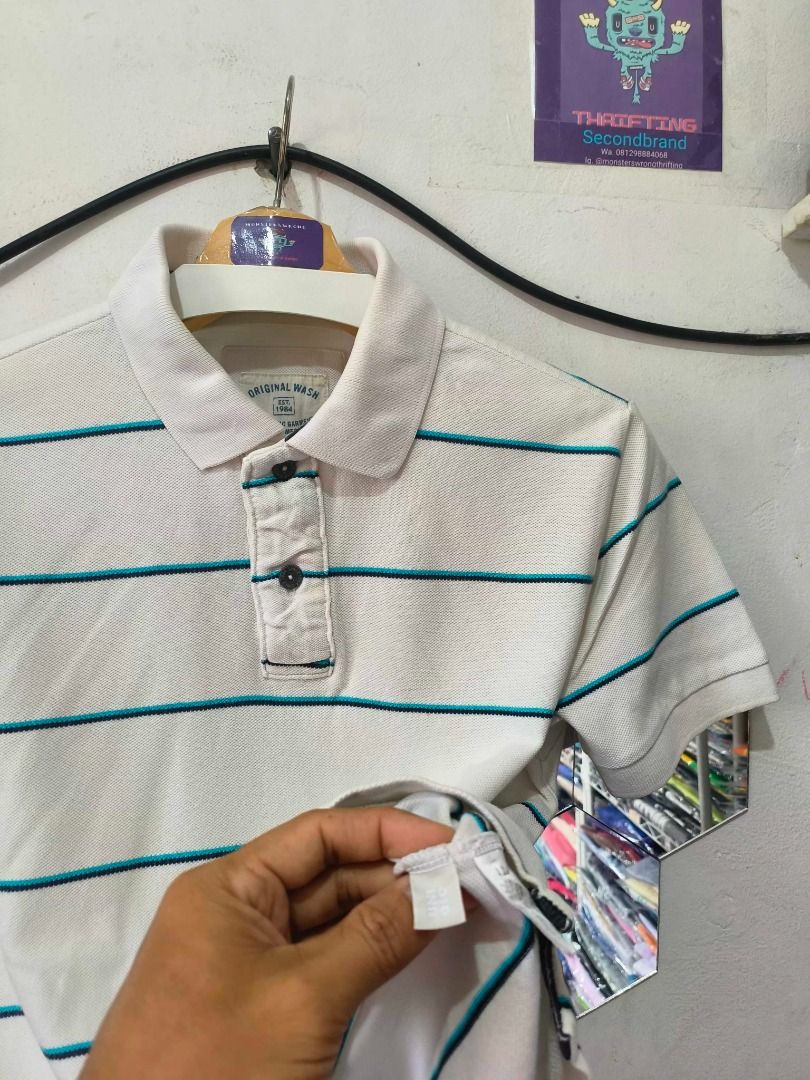 Kaos Polo Uniqlo Putih Garis Garis Biru Tosca Hitam, Fesyen Pria, Pakaian , Atasan di Carousell