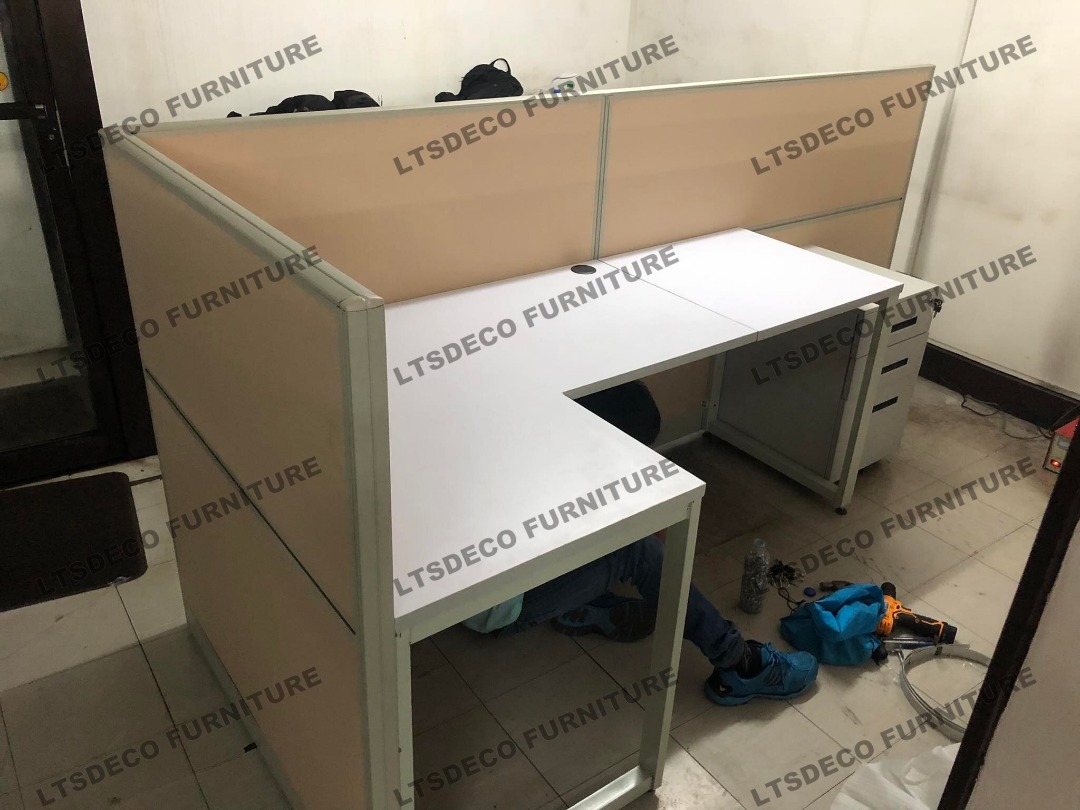L TYPE OFFICE TABLE MODULAR PARTITION OFFICE FURNITURE AND PARTITION on ...