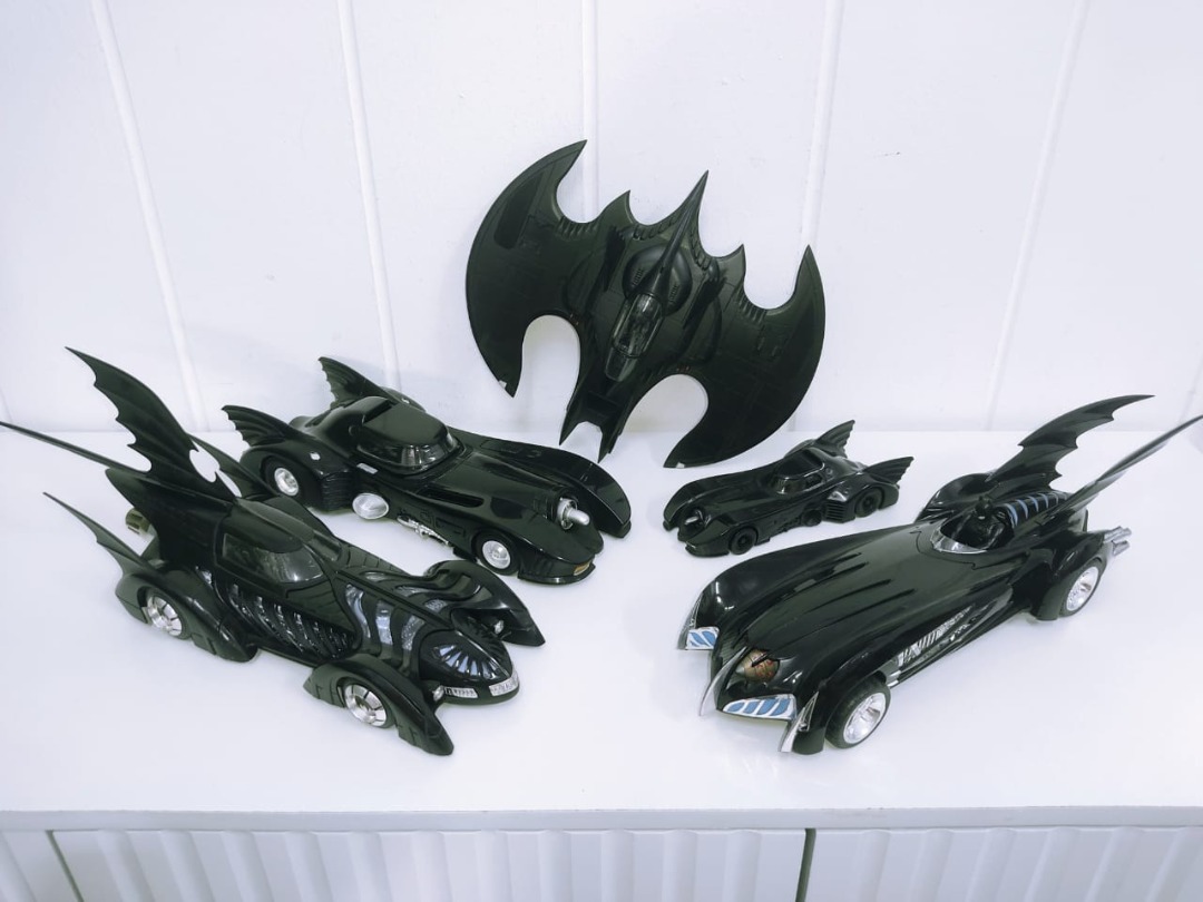 LOT BATMAN MODEL KIT BATMOBILE & BATWING, Hobbies & Toys, Collectibles ...