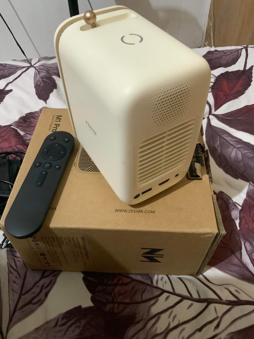 M1 Pro Smart Projector, TV & Home Appliances, TV & Entertainment ...