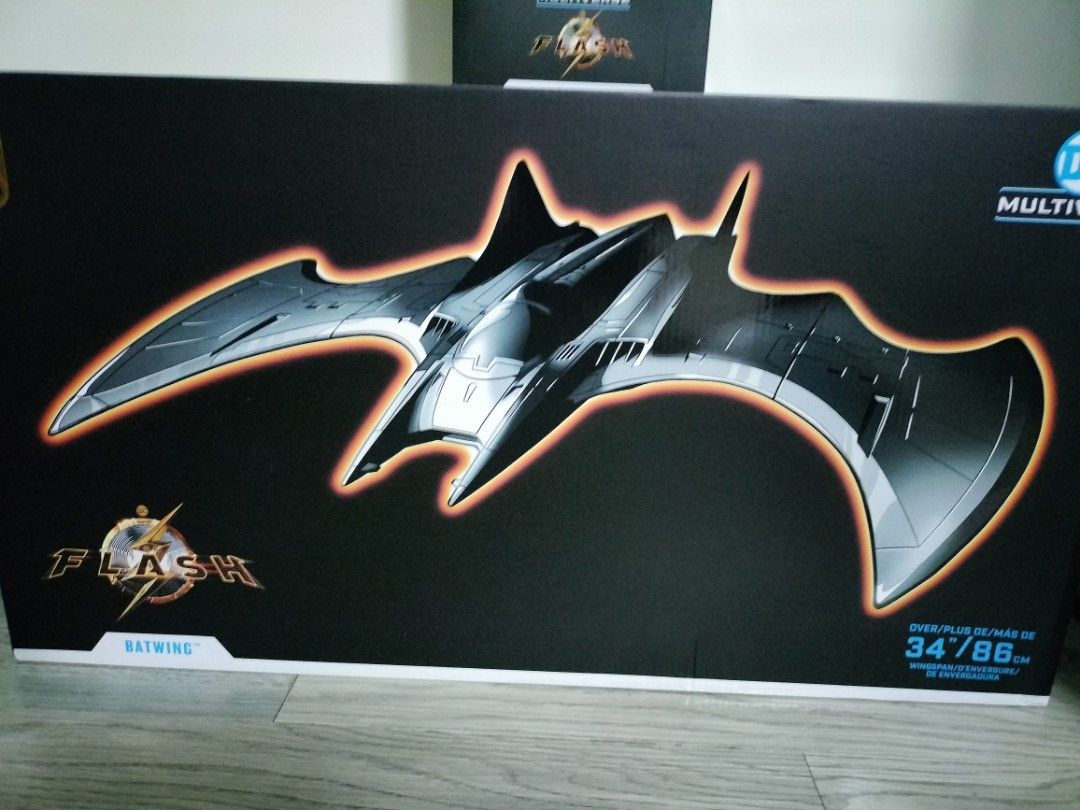 Mcf McFarlane gold label batwing and Misb flashpoint batman, Hobbies ...