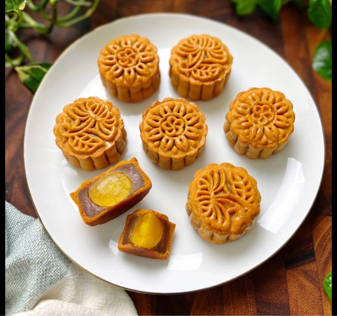 Mooncake Shopping from Malaysia, Food & Drinks, Local Eats on Carousell