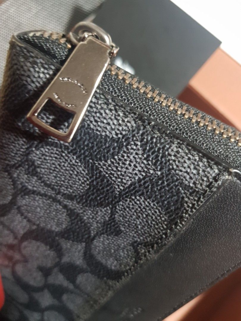 Original Coach Accordion Wallet in Signature Canvass (unisex), Luxury ...