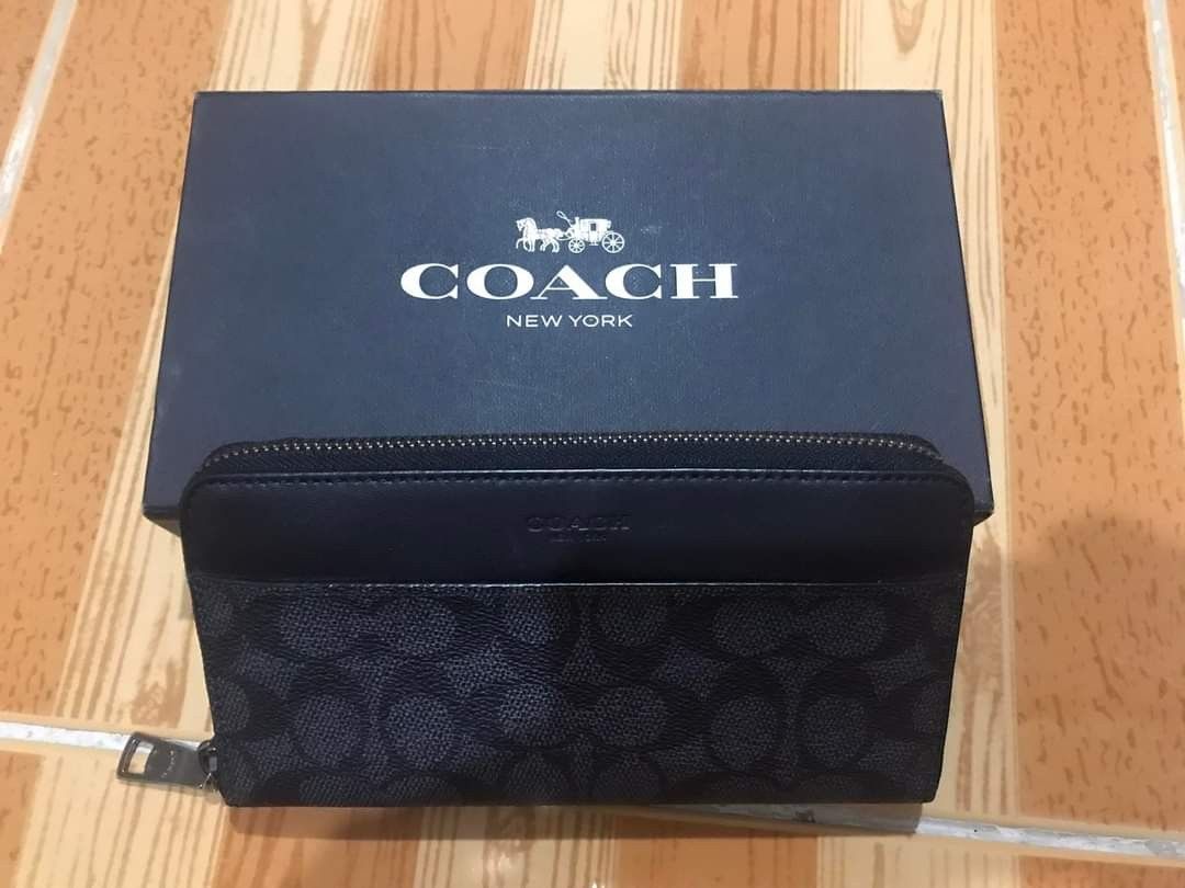 Original Coach Accordion Wallet in Signature Canvass (unisex), Luxury ...