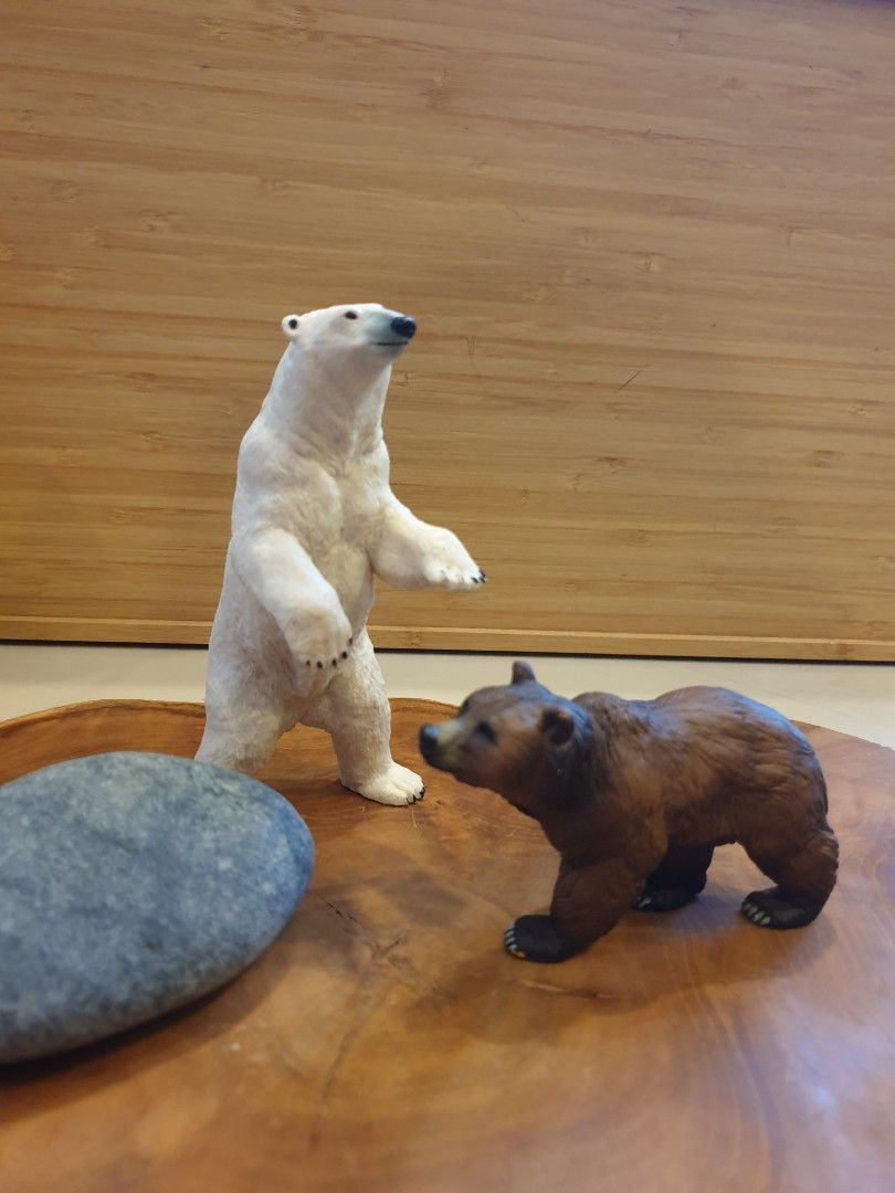 Papo Pyrenees Bear Polar bear, Hobbies & Toys, Toys & Games on Carousell