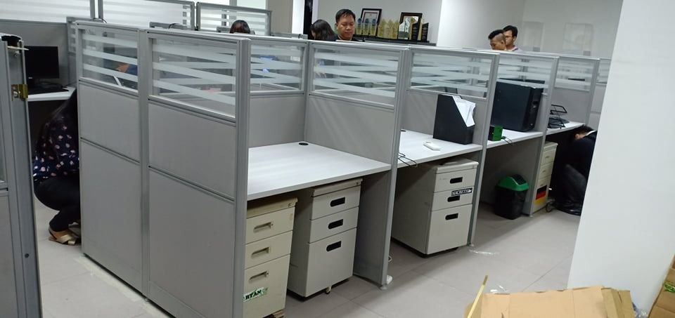 PARTITION PANEL / WORKSTATION TABLE on Carousell