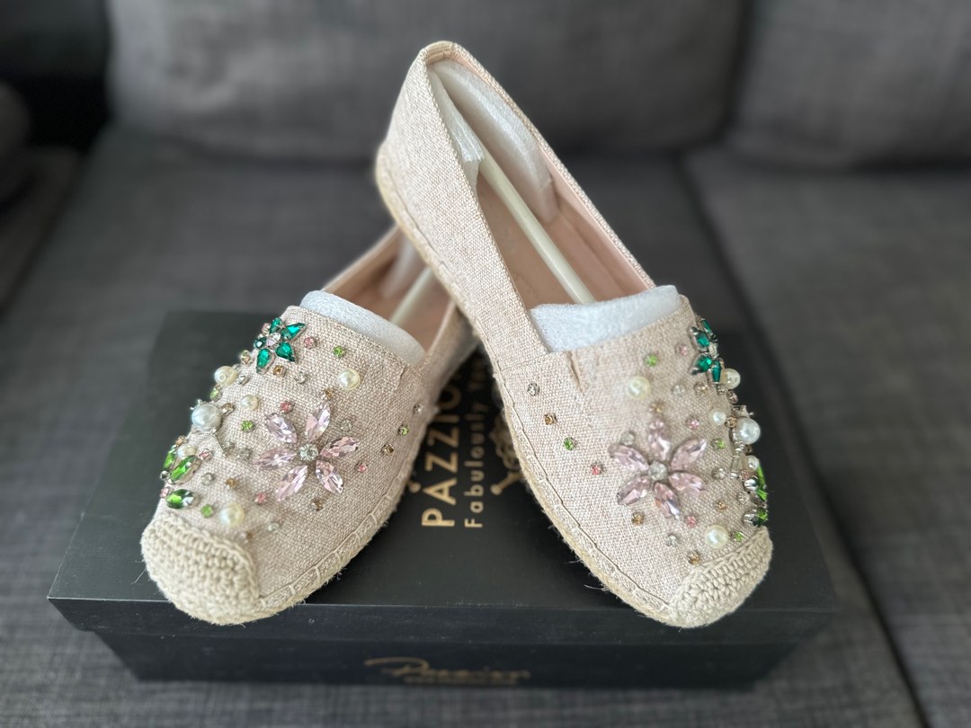 Pazzion shoe, Women's Fashion, Footwear, Flats on Carousell