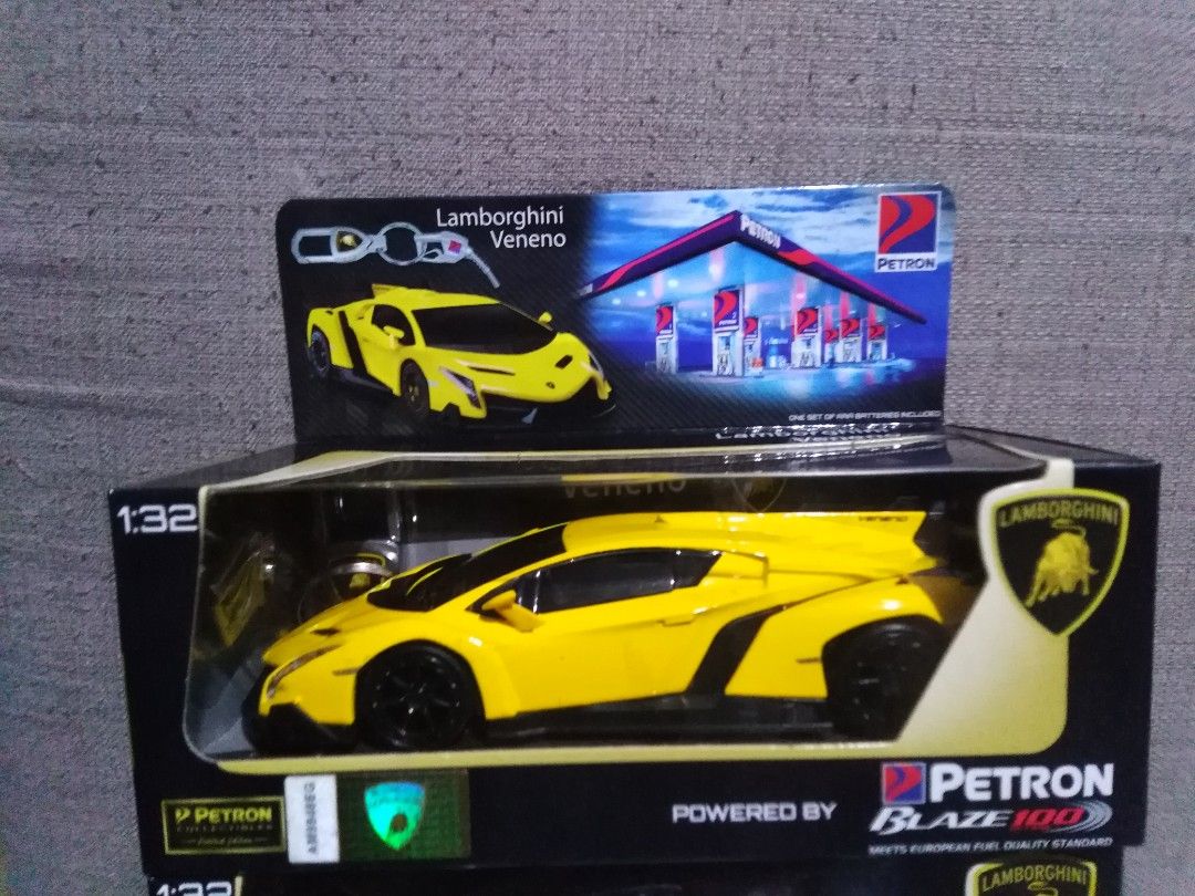 PETRON COLLECTABLE DIE CAST CAR MODEL IN MINT CONDITION SEALED NO ...
