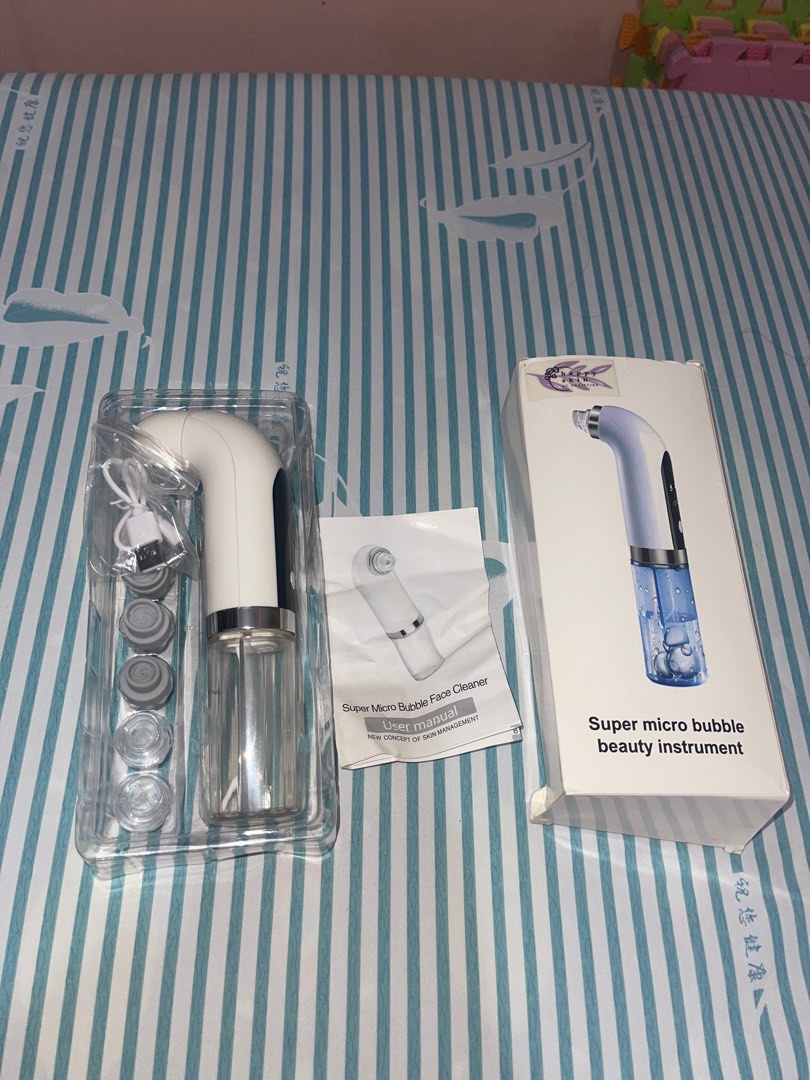 Pore cleaner (Super micro bubble beauty instrument) on Carousell