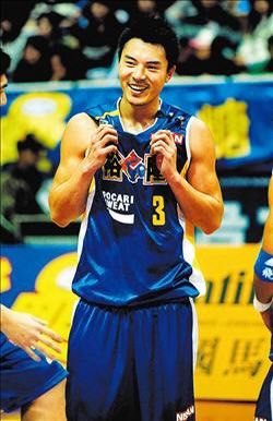 收藏/分享/交流「陳信安」實戰球衣、裕隆恐龍、裕隆納智捷、SBL、CBA、PLG、台灣飛人、王建民、彭政閔、大谷翔平、框, 體育器材, 健身用品, 舉重和啞鈴在旋轉拍賣