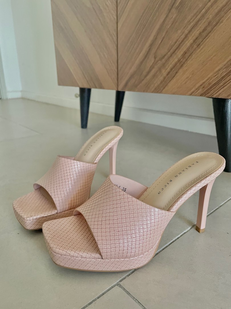 Soft Pink heels, Women's Fashion, Footwear, Heels on Carousell