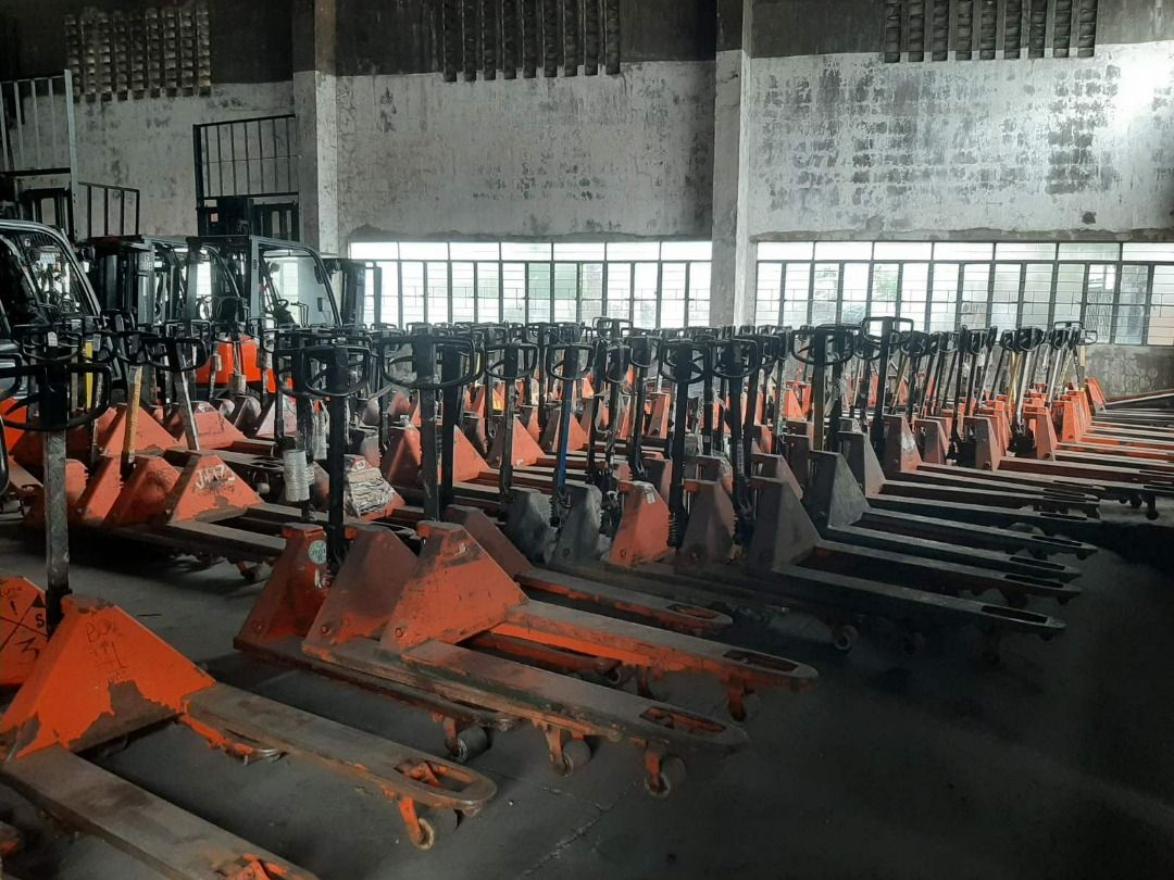TOYOTA HAND PALLET TRUCK, Special Vehicles, Heavy Vehicles on Carousell