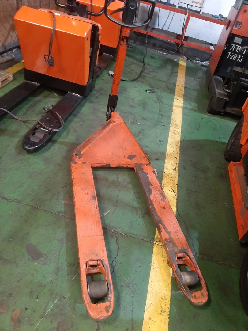 TOYOTA HAND PALLET TRUCK, Special Vehicles, Heavy Vehicles on Carousell