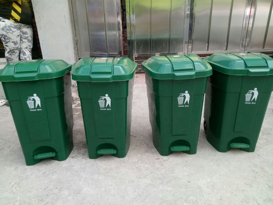 Trash bin foot operated, Furniture & Home Living, Cleaning & Homecare Supplies, Waste Bins ...