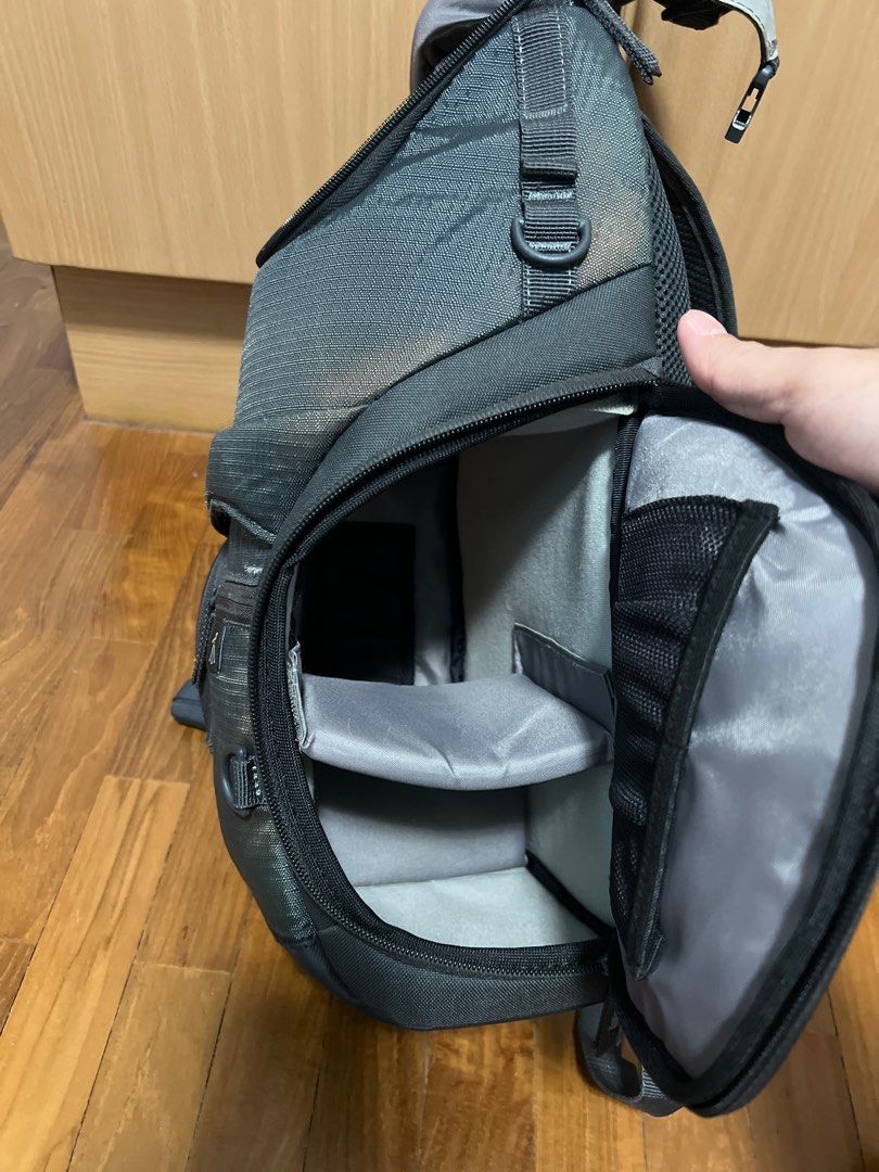 Vanguard adaptor 41 bag, Men's Fashion, Bags, Backpacks on Carousell