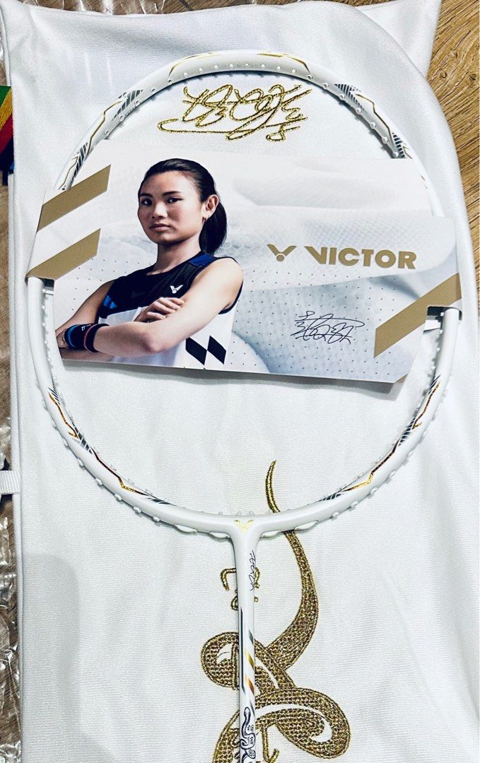 Victor Thruster F C Ltd 4U (Tai Tzu Ying racket), Sports Equipment ...