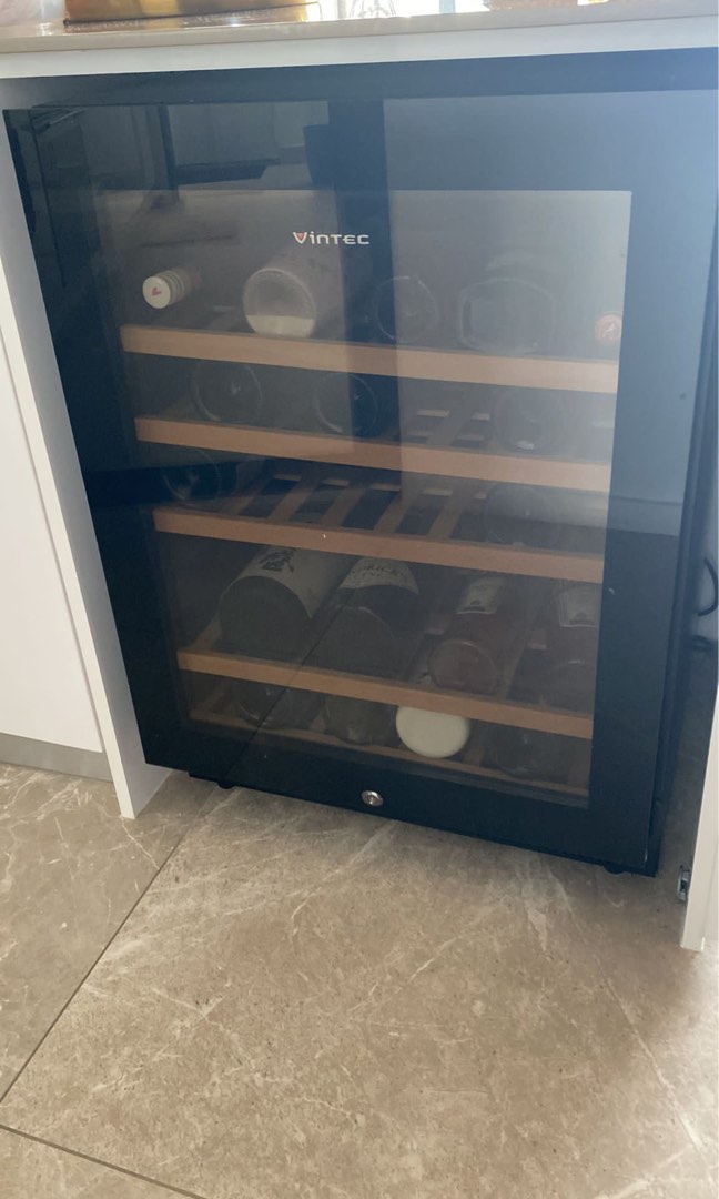 Vintec wine chiller, TV & Home Appliances, Kitchen Appliances, Wine ...