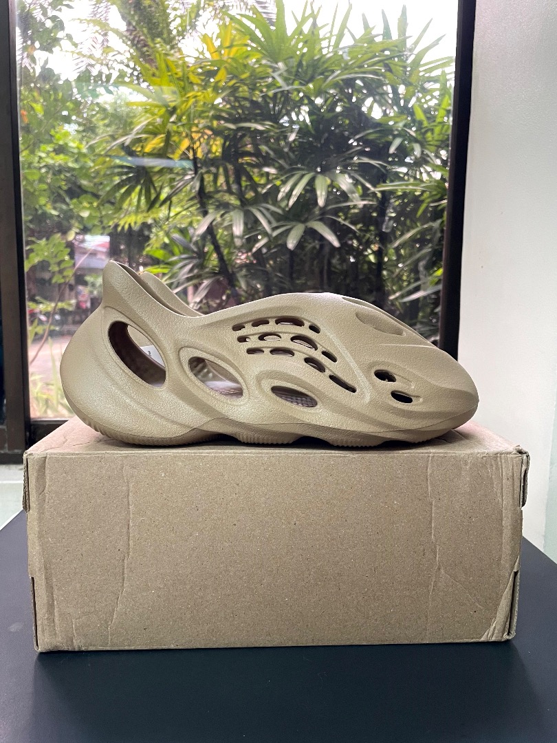 adidas Yeezy Foam RNR Clay Taupe size 9 on Carousell