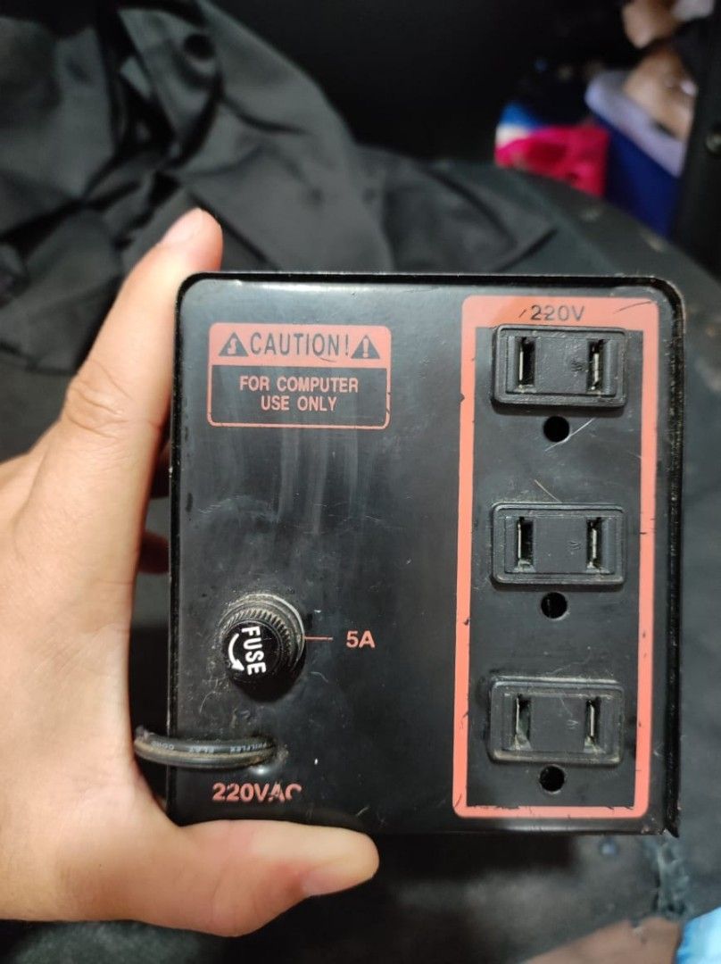 Avr computer transformer on Carousell