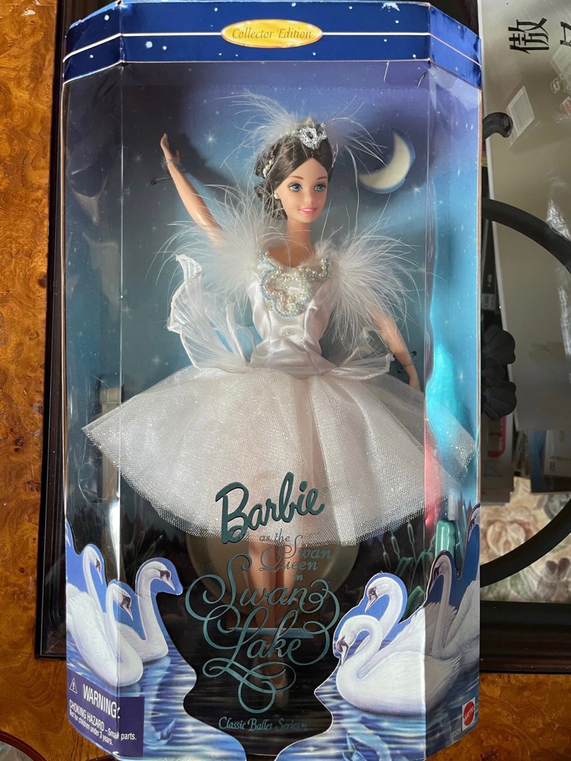 Barbie doll - collector edition, 興趣及遊戲, 玩具 & 遊戲類 - Carousell