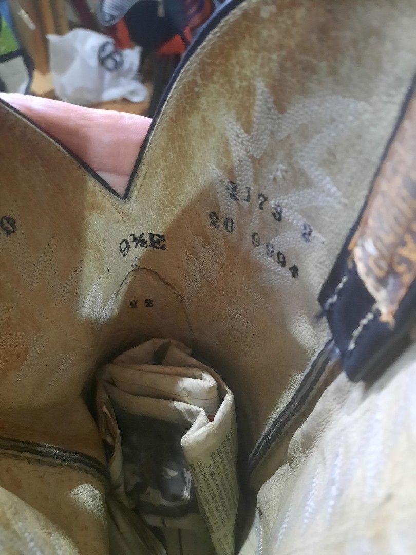 Black Python skin cowboy boots, Men's Fashion, Footwear, Boots on Carousell