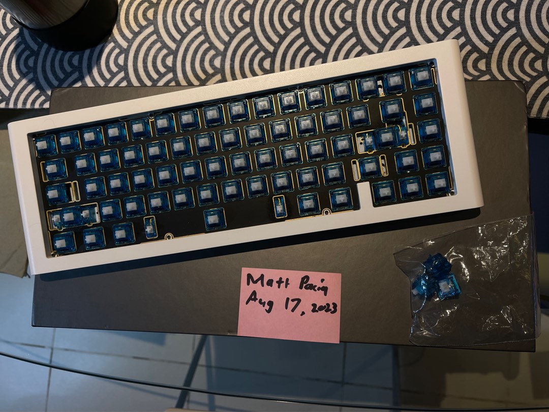 Boop65 E-White Custom Mechanical Keyboard on Carousell