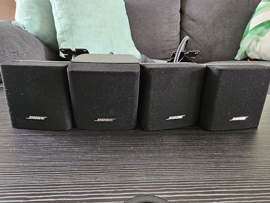 Bose Cube Speakers Satellite with Wall Mount, Audio, Soundbars ...