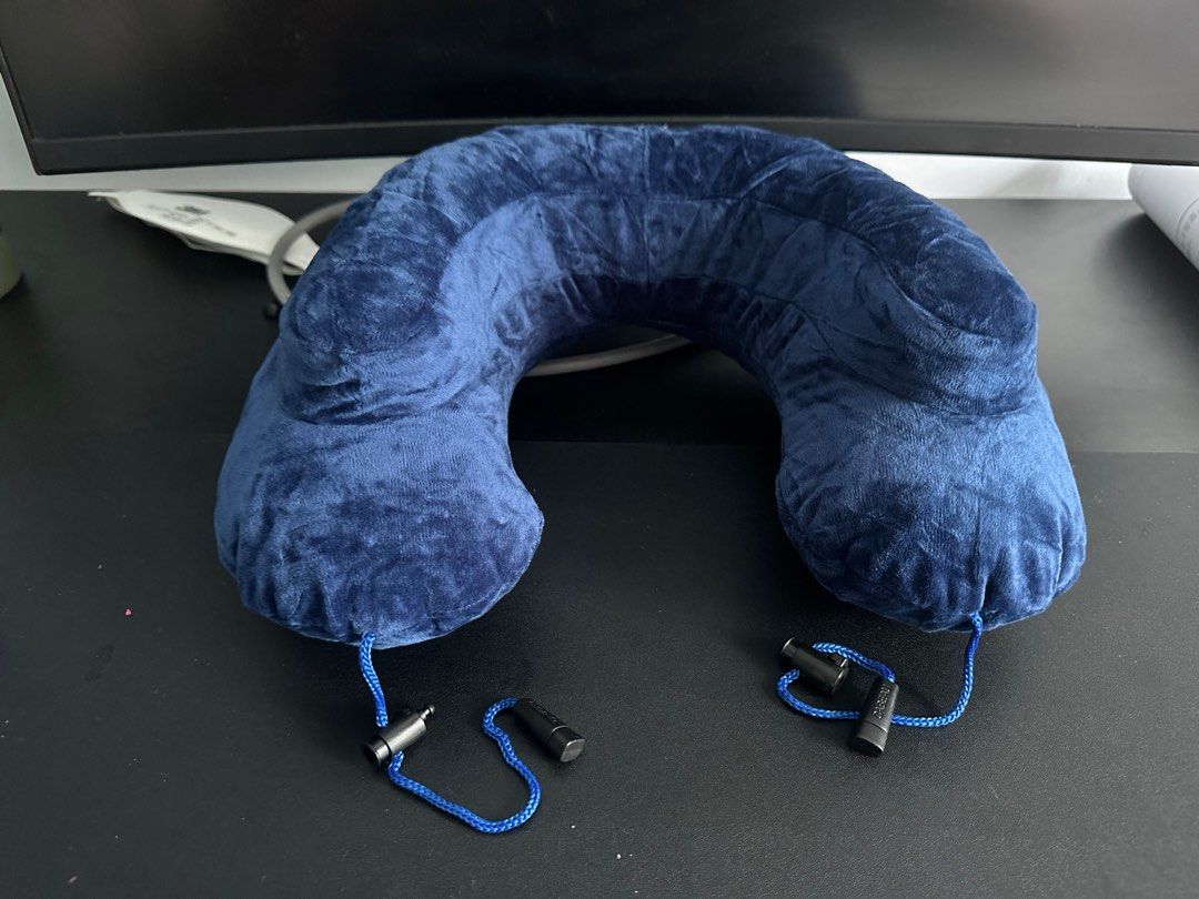 Cabeau Air Evolution Travel Pillow, Hobbies & Toys, Travel, Travel ...