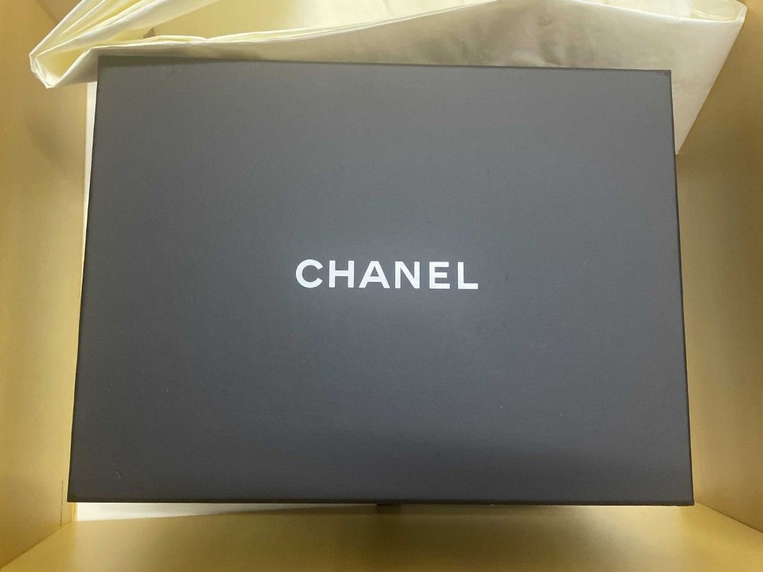 Chanel box 紙盒, 女裝, 飾物及配件, 飾物架、飾物盒、飾物收納盒 - Carousell
