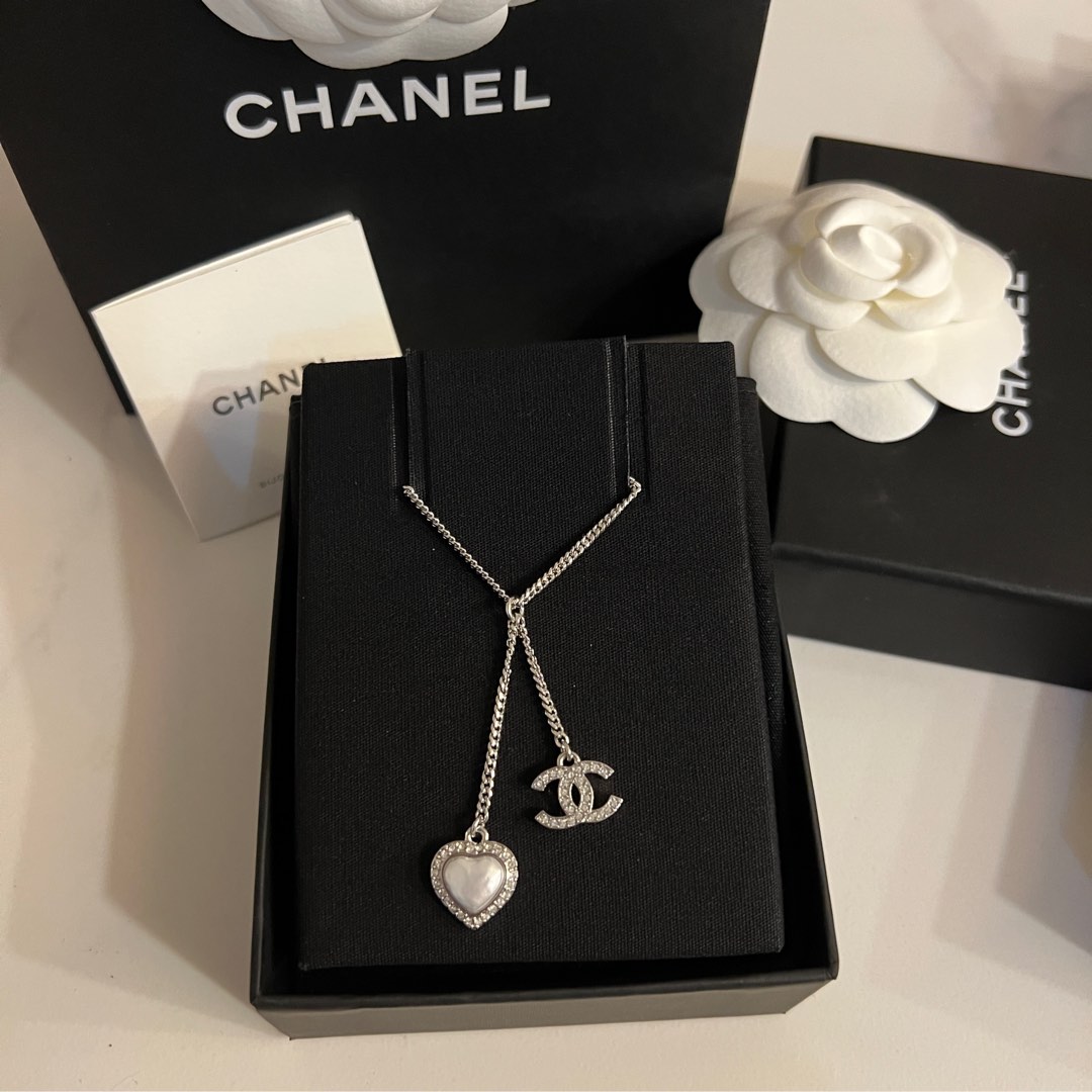 Chanel necklace, Women's Fashion, Jewelry & Organisers, Necklaces on ...
