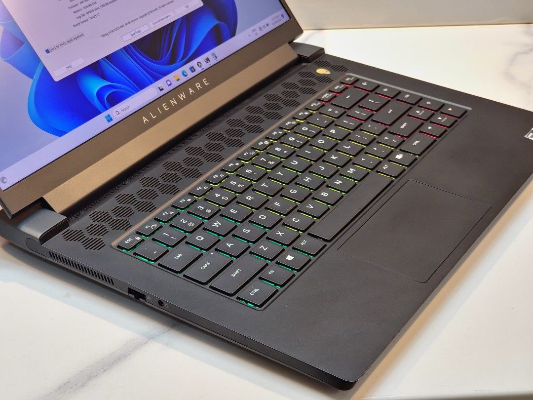 Dell Alienware M15 Ryzen Ed. R5 AMD Ryzen 7 5800H 16GB RAM 512GB SSD ...