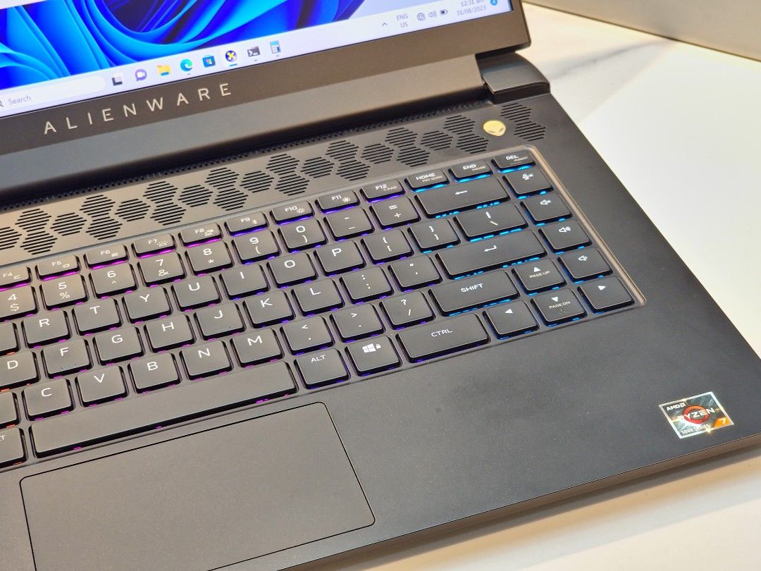 Dell Alienware M15 Ryzen Ed. R5 AMD Ryzen 7 5800H 16GB RAM 512GB SSD ...