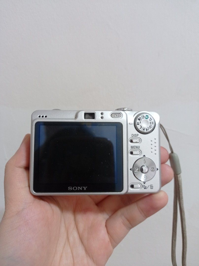 Digicam SONY CYBERSHOT, Photography, Cameras on Carousell