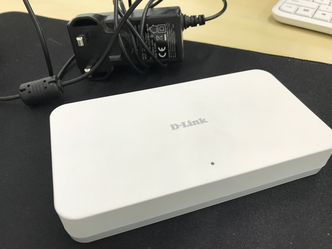 D-link 8 port gigabit switch DGS-1008A, Computers & Tech, Parts ...