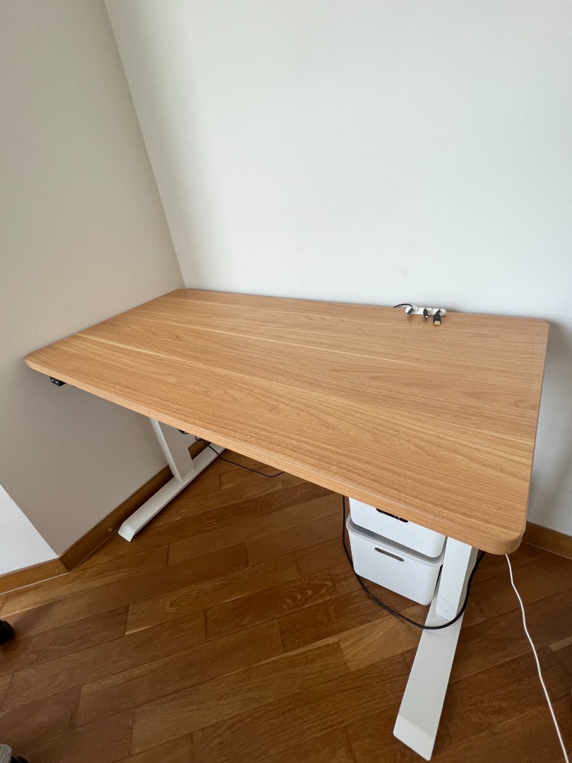 Electronic Adjustable Desk, Furniture & Home Living, Furniture, Tables ...