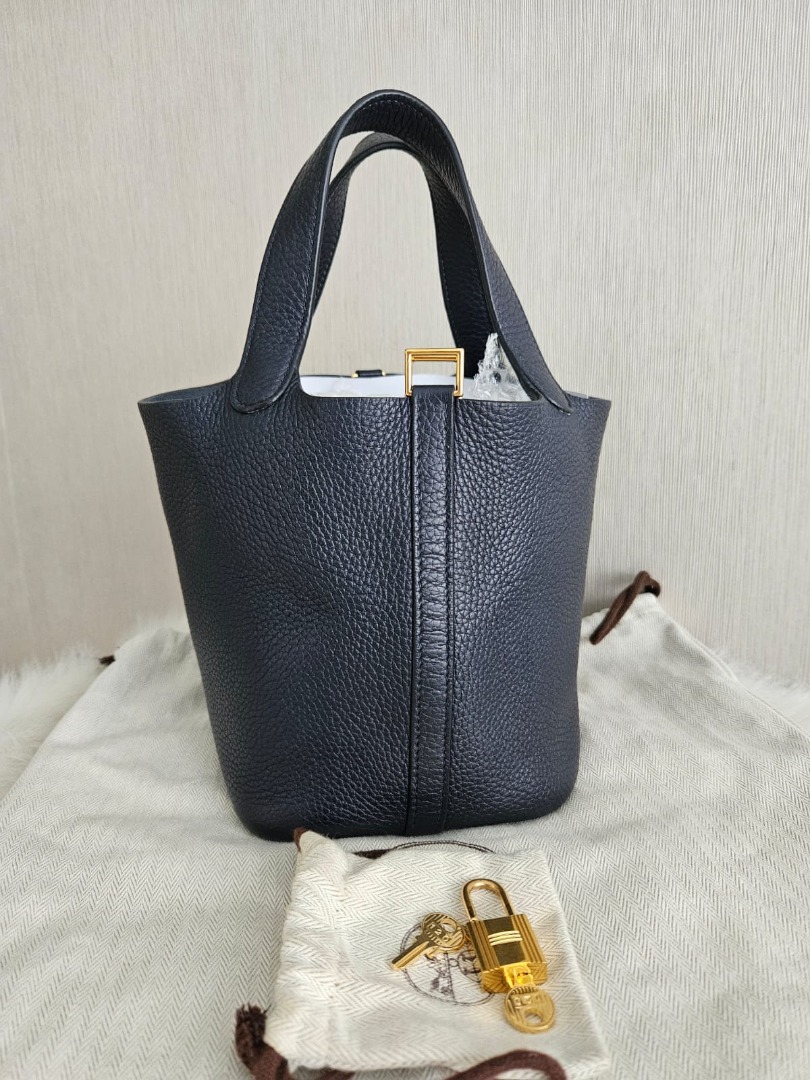 Excellent Picotin 18 blue nuit ghw Y with db and keyset, Barang Mewah ...