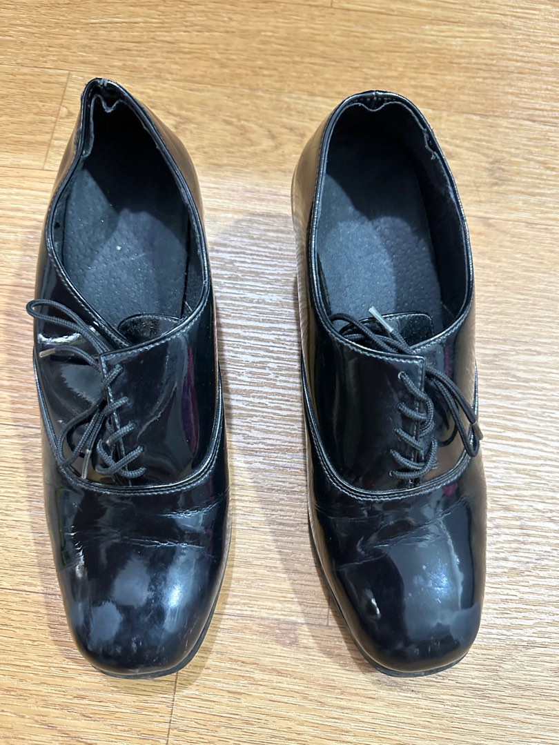 Gibson lady guard shoes on Carousell