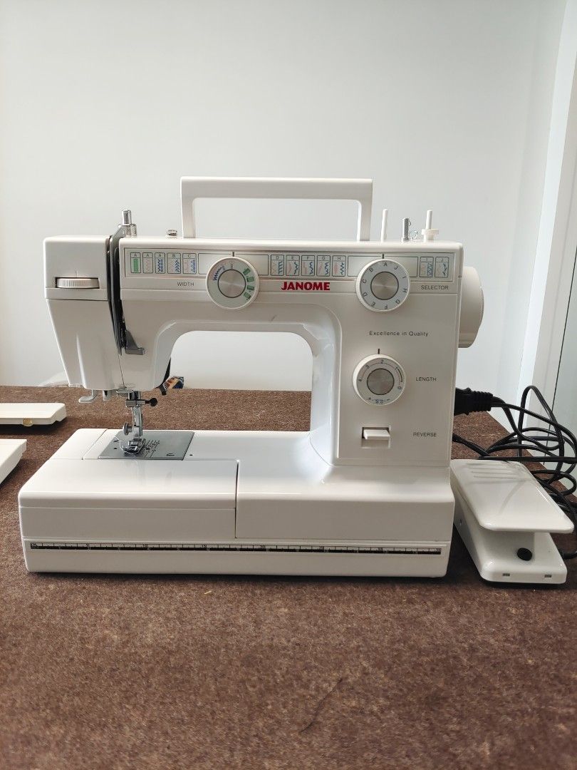 Janome L-392 portable sewing machine, Hobbies & Toys, Stationery ...