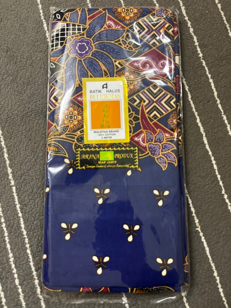 Kain batik kelantan, Women's Fashion, Bottoms, Other Bottoms on Carousell