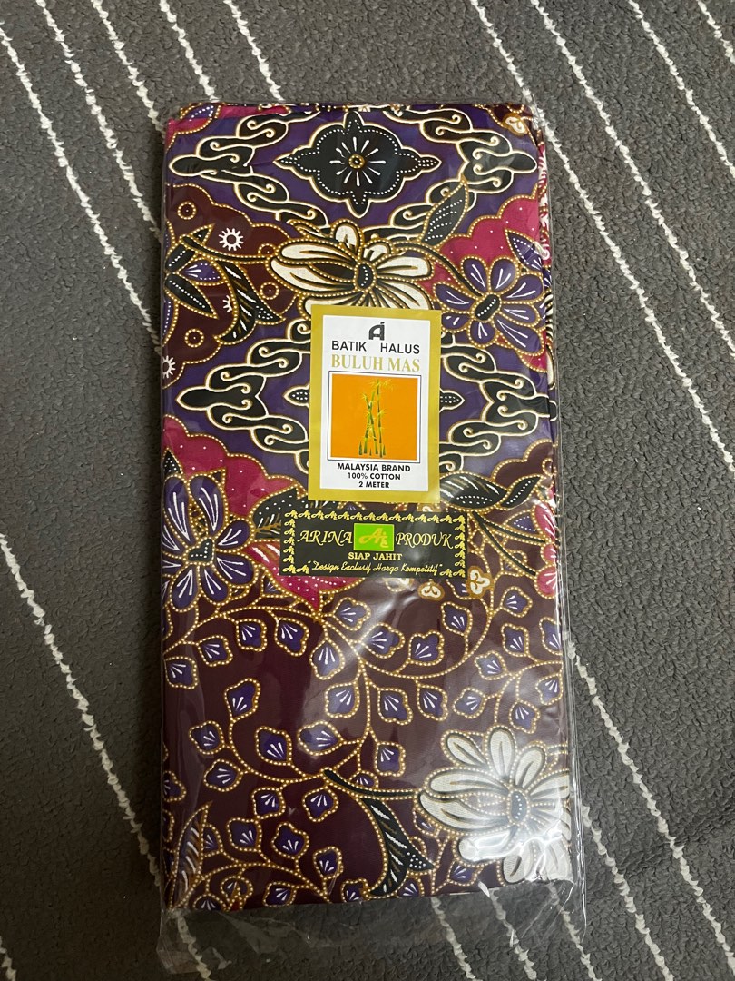 Kain batik kelantan, Women's Fashion, Bottoms, Other Bottoms on Carousell