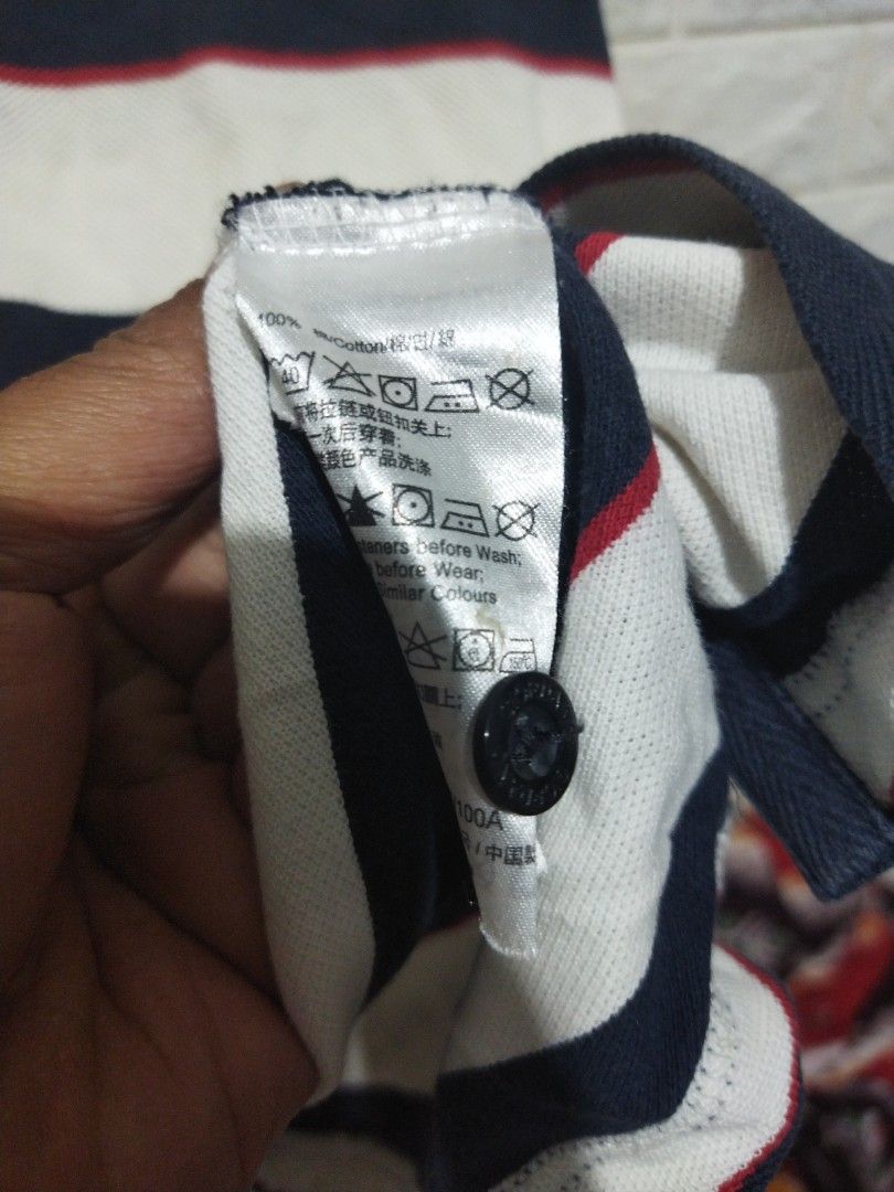 Kaos kerah salur rugby giordano, Fesyen Pria, Pakaian , Atasan di Carousell