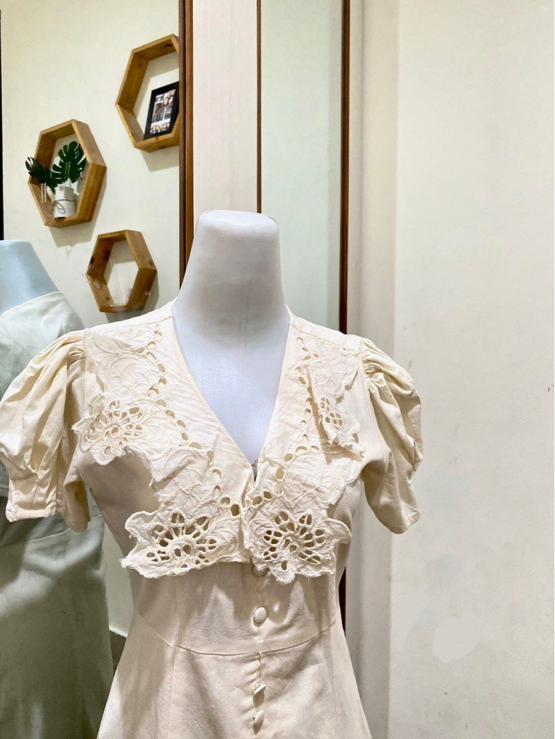 Lolliestory soleil dress colar beige dress, Fesyen Wanita, Pakaian ...