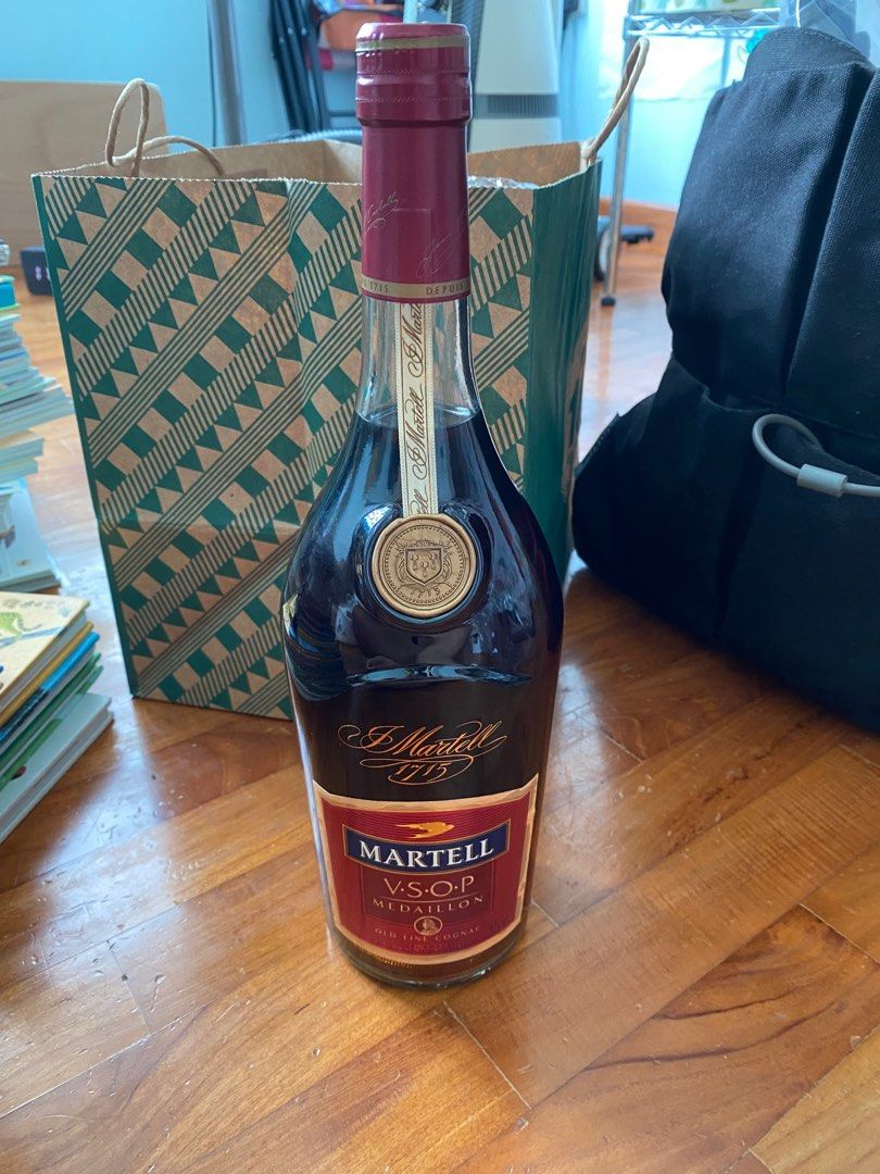 MARTELL VSOP MEDALLION 1715 OLD FINE COGNAC , Food & Drinks, Alcoholic Beverages on Carousell