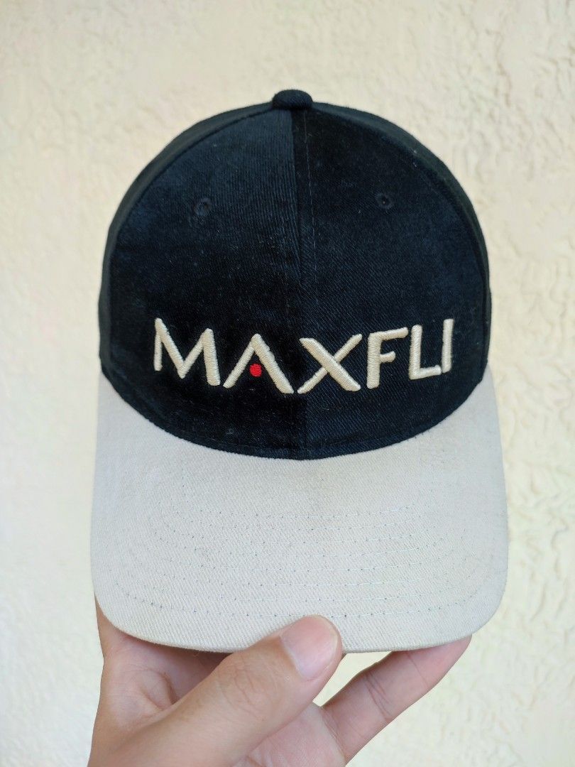 MAXFLI GOLF HAT, Sports Equipment, Sports & Games, Golf on Carousell