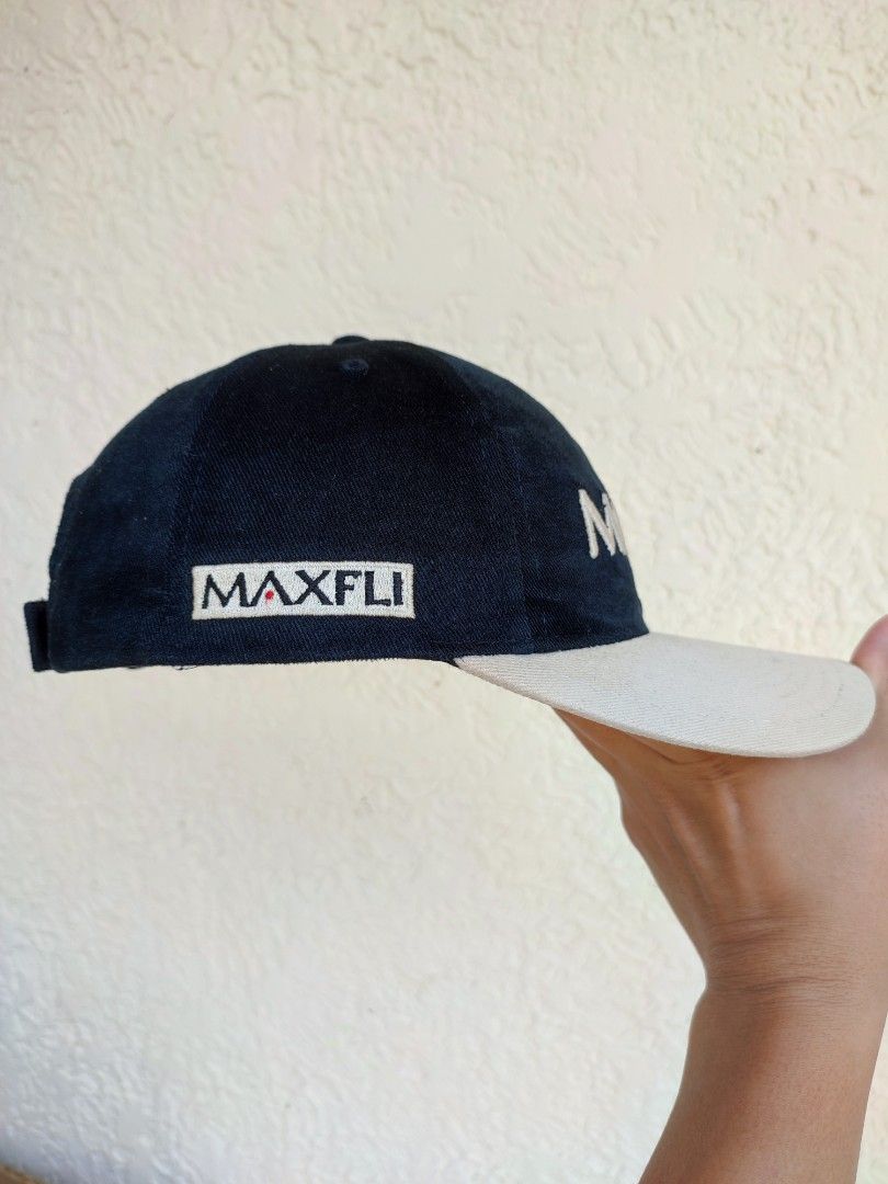 MAXFLI GOLF HAT, Sports Equipment, Sports & Games, Golf on Carousell