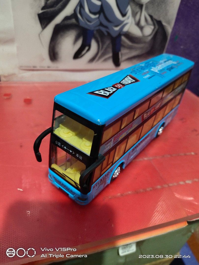 mobil bus tingkat diecast 21cm, Toys & Collectibles, Mainan di Carousell
