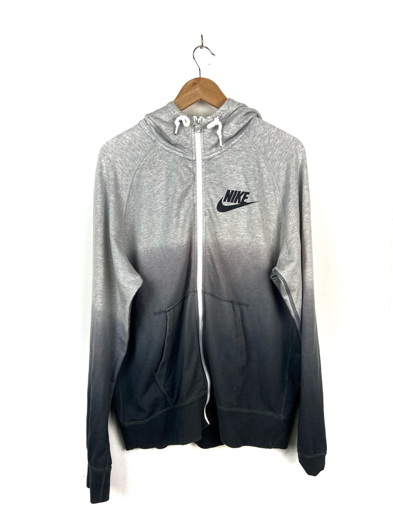 NIKE TECH FLEECE (two tone) on Carousell